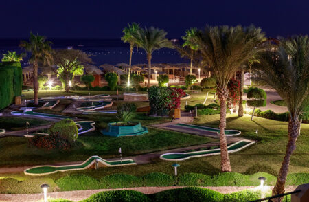 Night Golf: Want To Play At Night? Here's Everything You Need to Know
